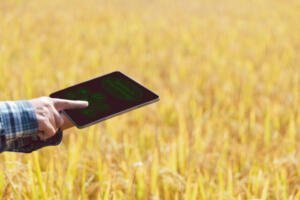 7 Best Drone Tablets [year] (A Complete Buying Guide)