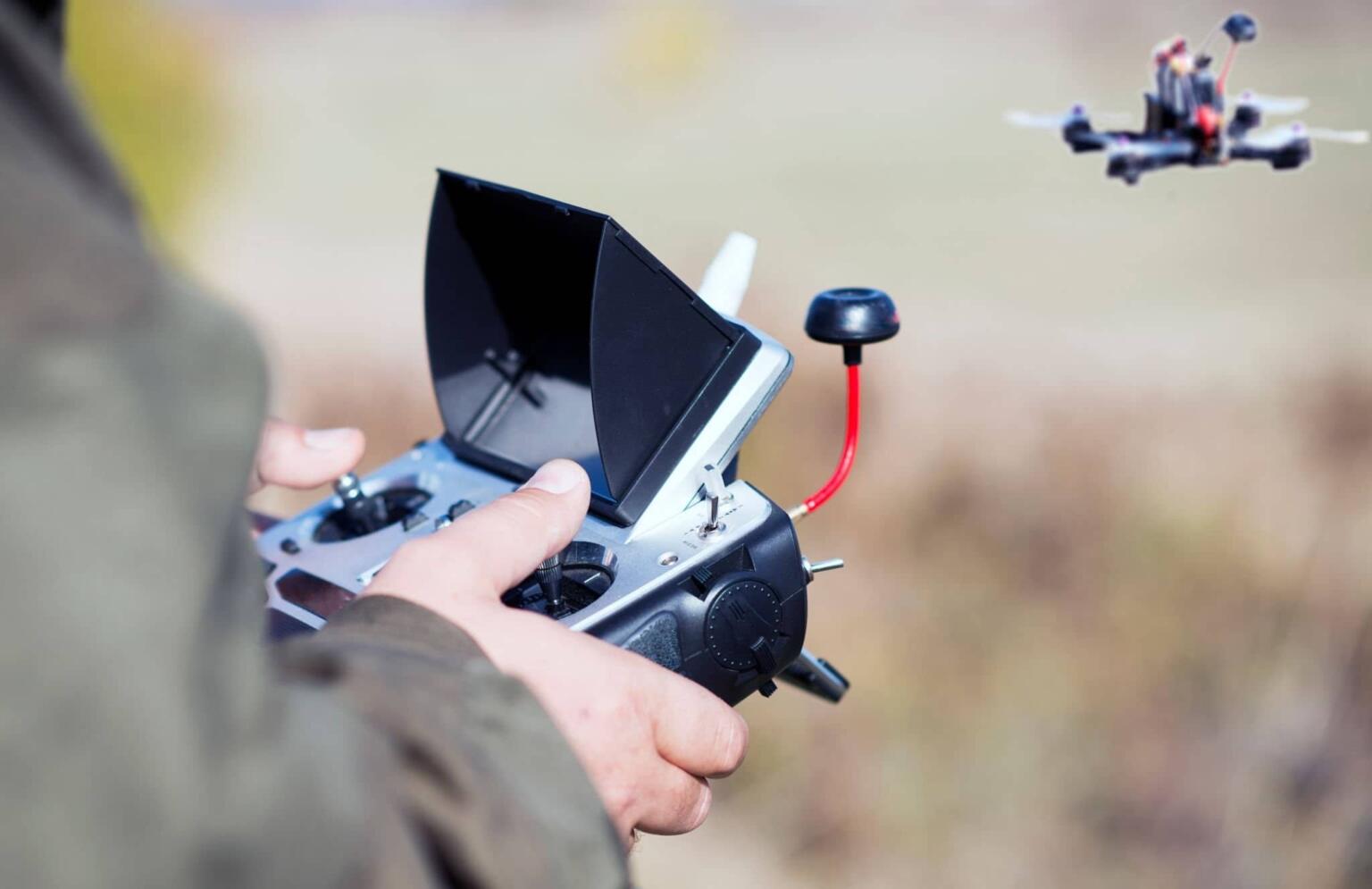 7 Best FPV Drones [year] (Complete Buying Guide)