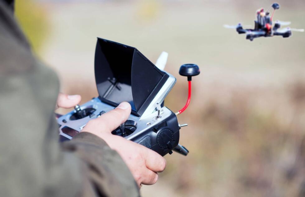 7 Best FPV Drones [year] (Complete Buying Guide)