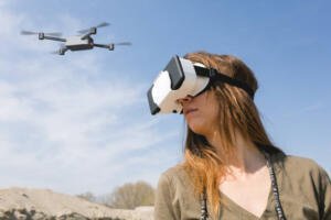 7 Best FPV Goggles For Drones [year] (Complete Buying Guide)