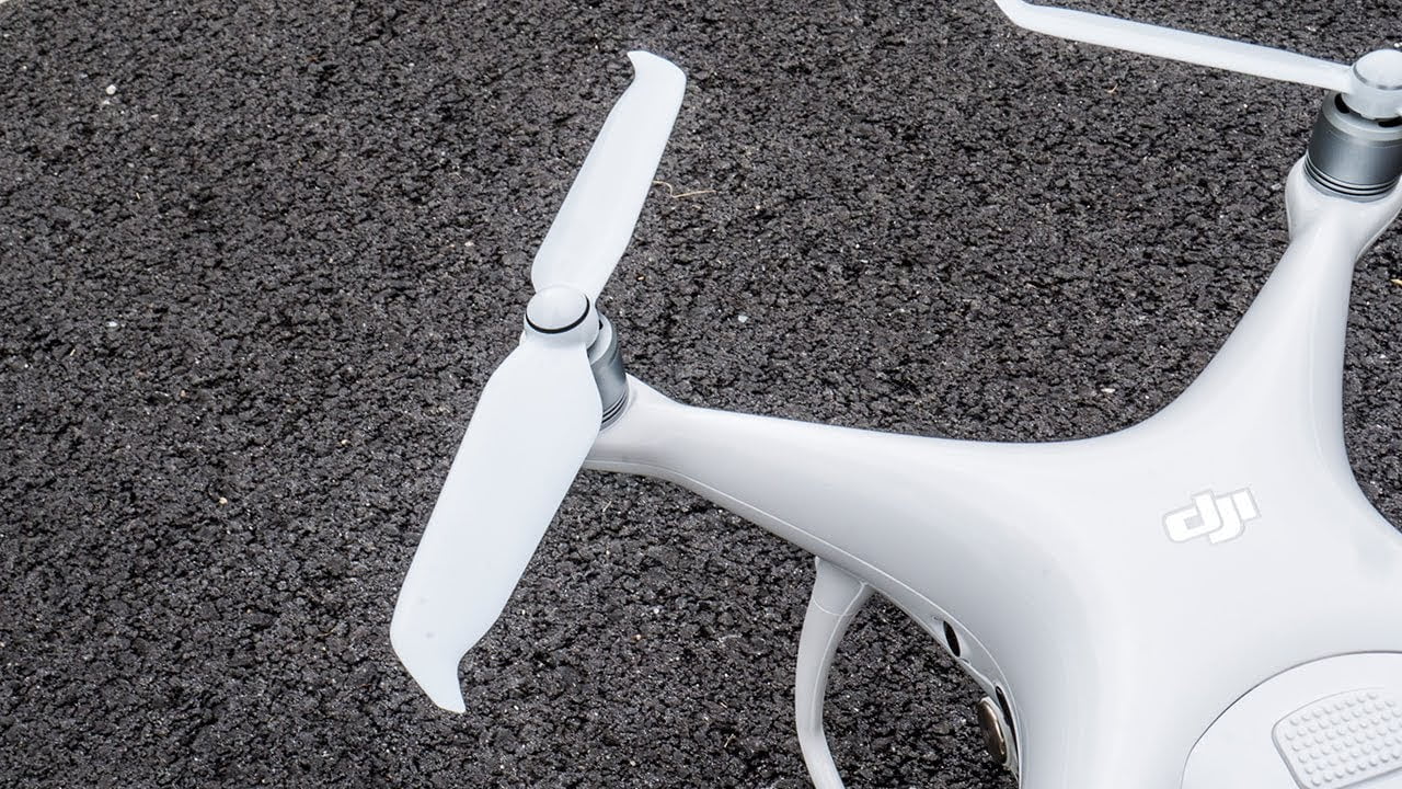 19 Best DJI Phantom 4 Pro Accessories [year] (The Ultimate Guide)