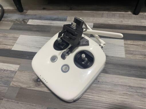 19 Best DJI Phantom 4 Accessories [year] (The Ultimate Guide)